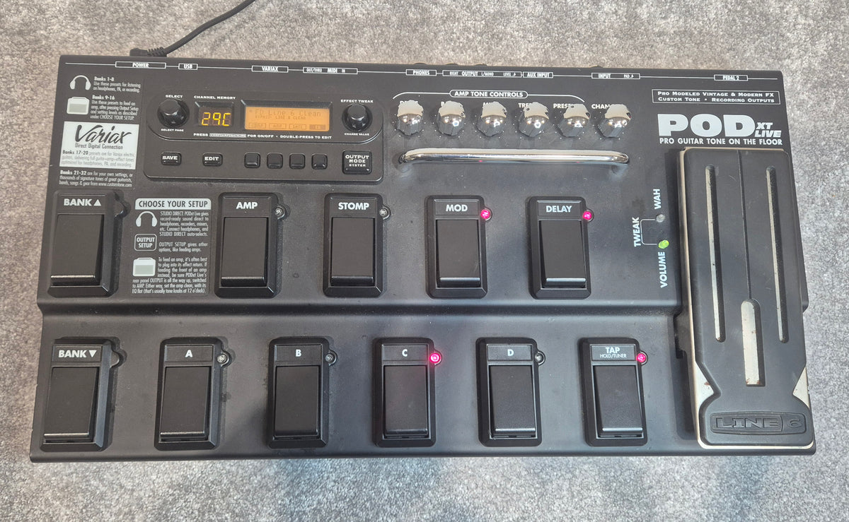 Line 6 POD XT Live - Multi-Effect and Amp Modeler Pedalboard With Soft ...